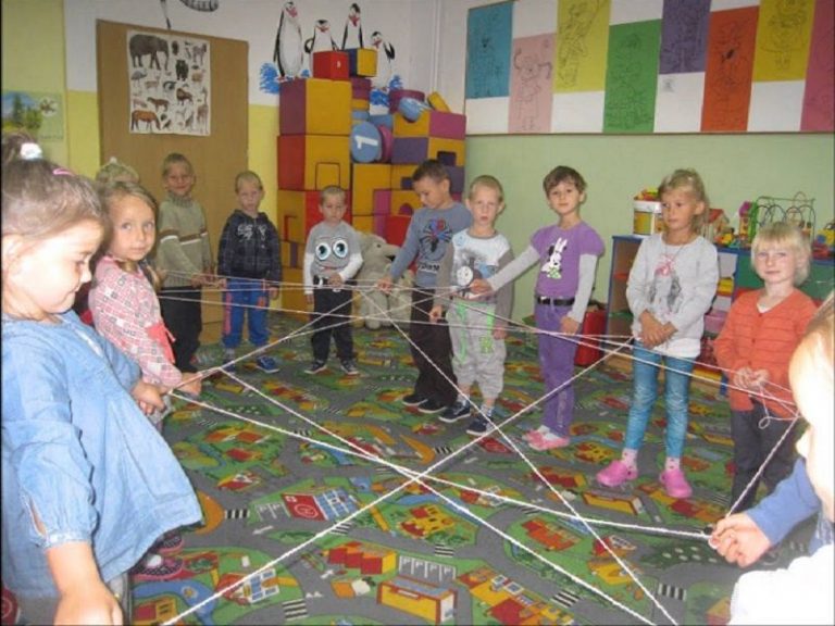 80 Team Building Games for Kids – StudiousGuy